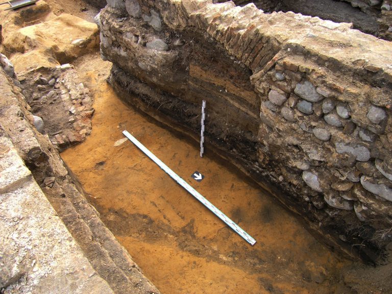 Archeologija - archeologijos projektų centras ,,Antiqua''